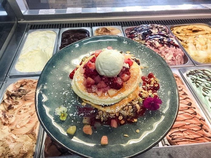 Maleny food favourites celebrate business expansion