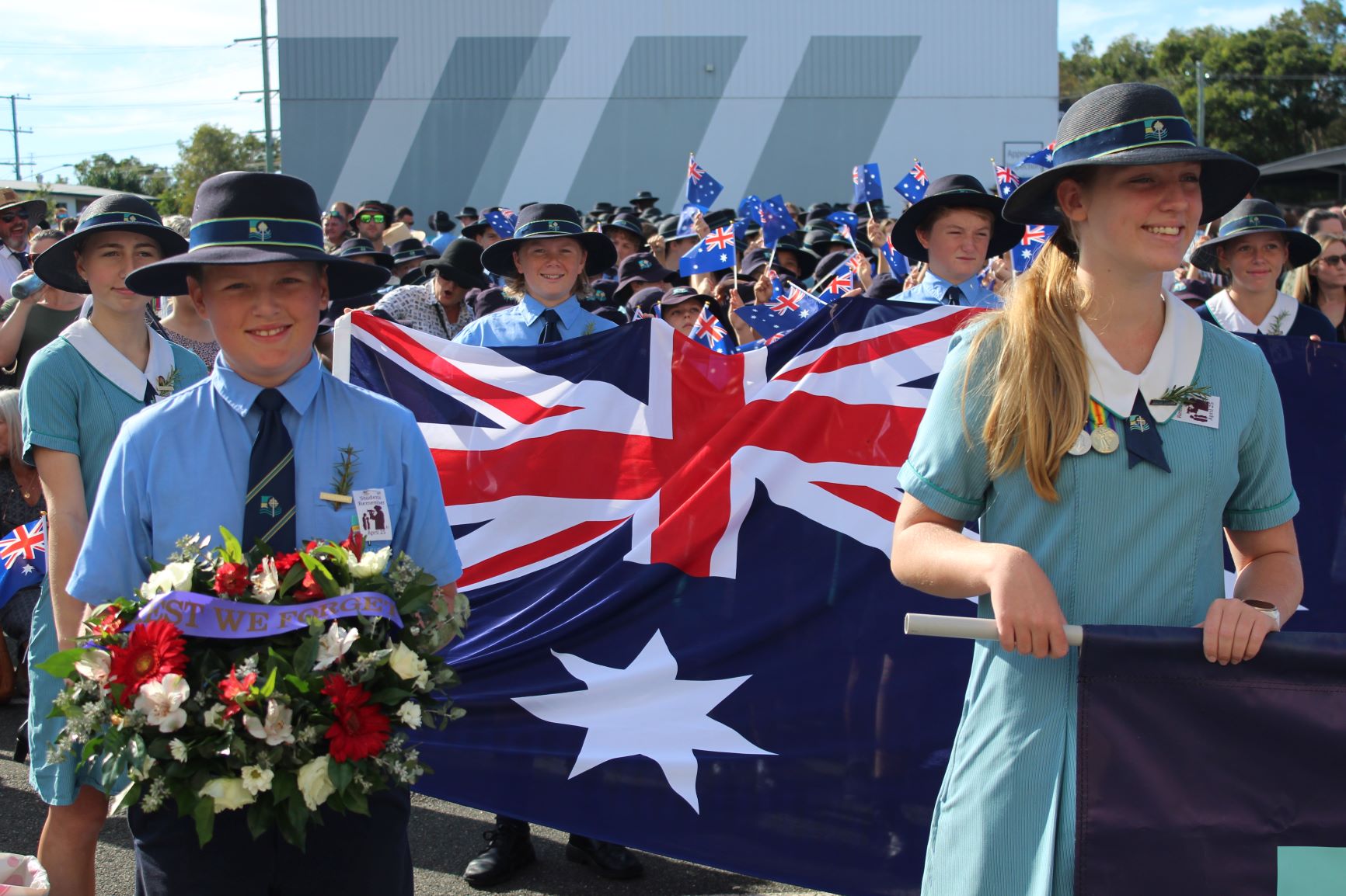 Anzac Day 2021: thousands pay their respects on the Sunshine Coast
