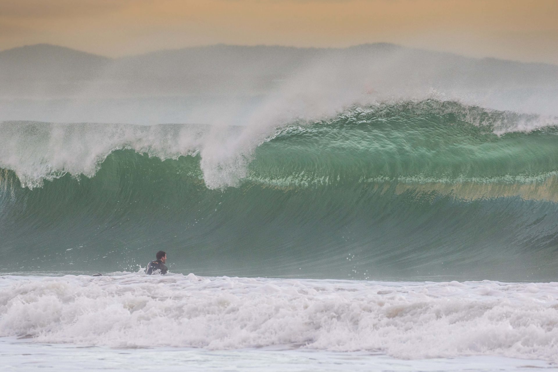 Powerful waves to hit Sunshine Coast this weekend