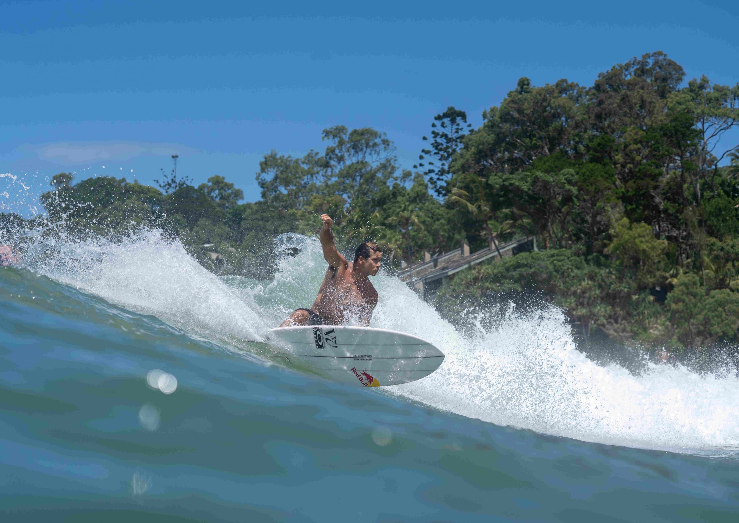 STUNNING PHOTOS: classic waves draw thousands to surf mecca