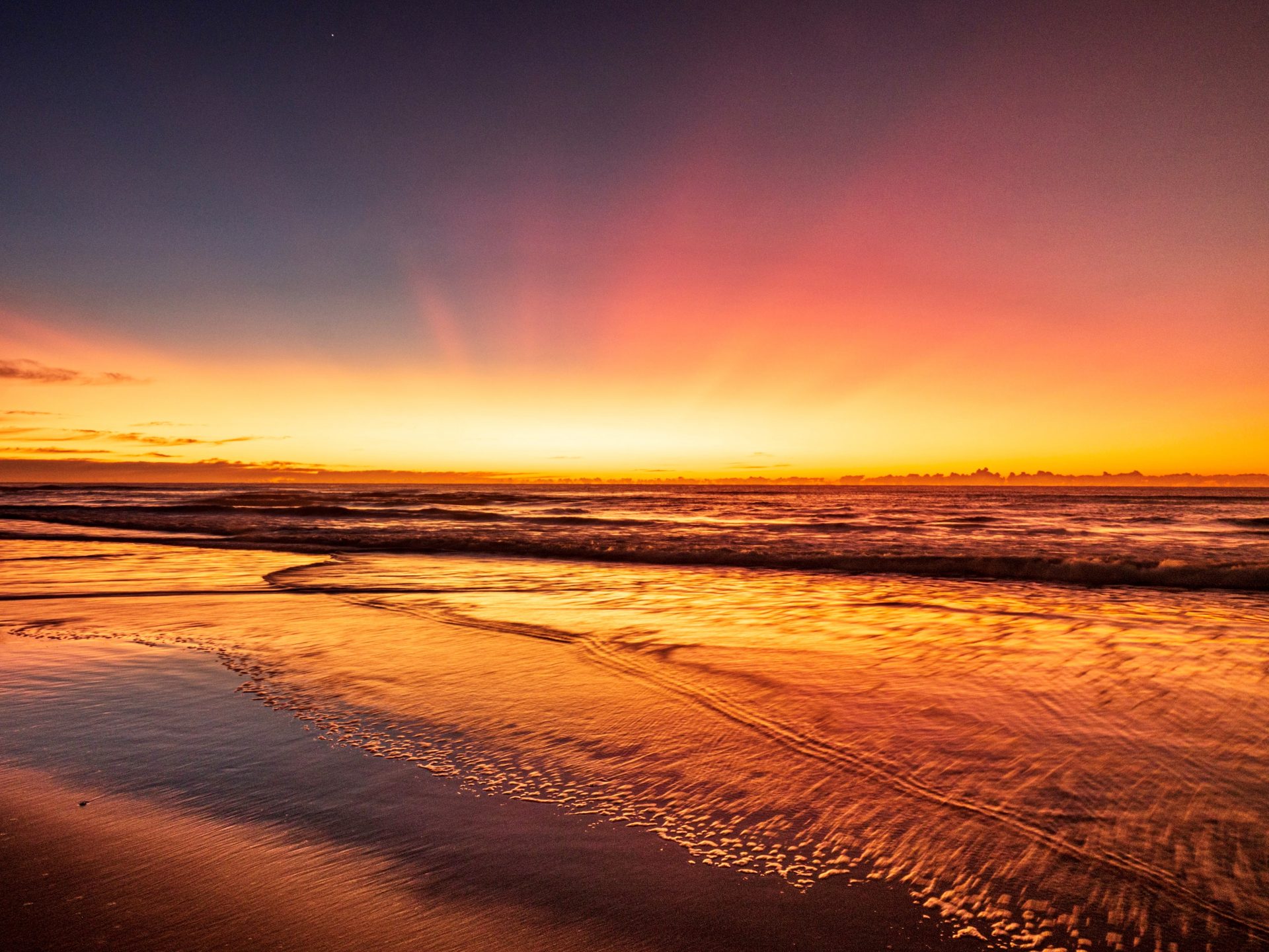 Bright start: Sunshine Coast News Photo of the Day