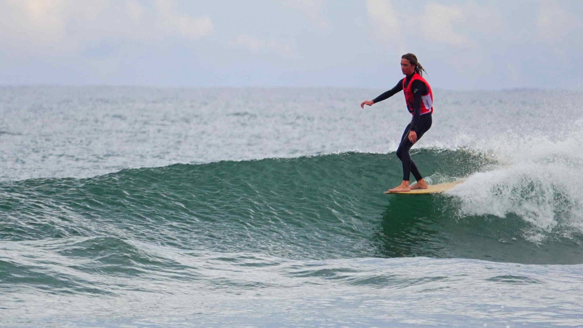 Perfection: teen surfers rare feat on way to national title