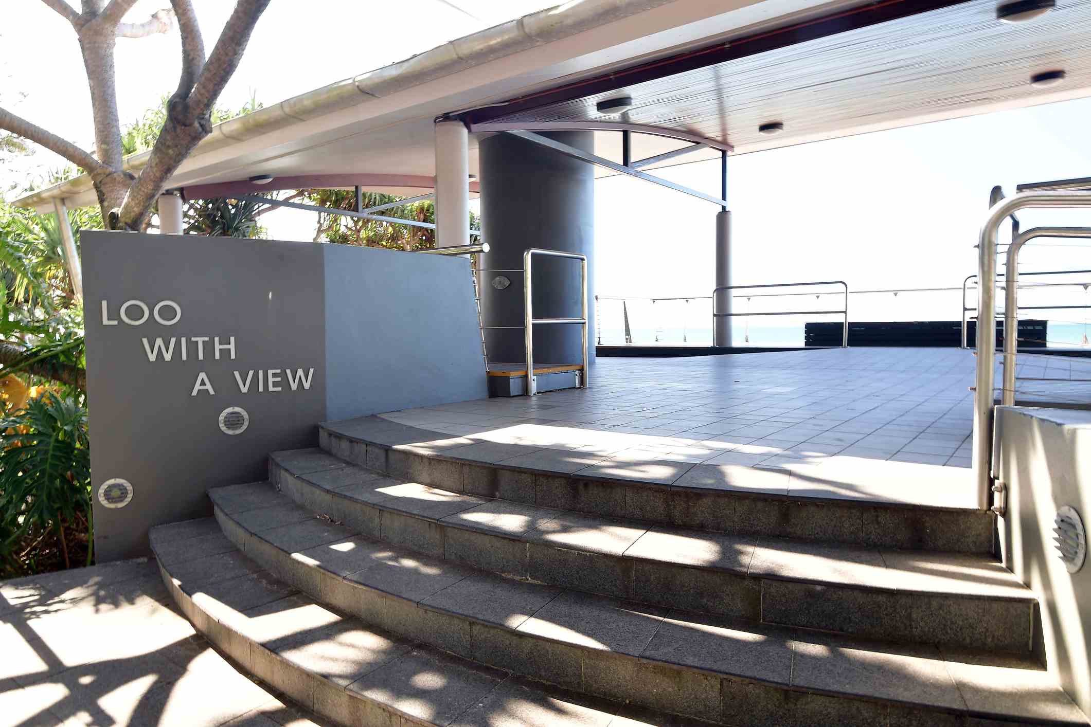 Esteemed architect behind iconic structure lifts the lid on Loo's future