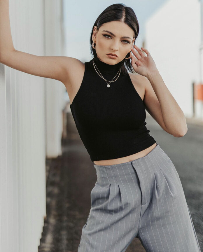 Aspiring model breaking down diversity barriers