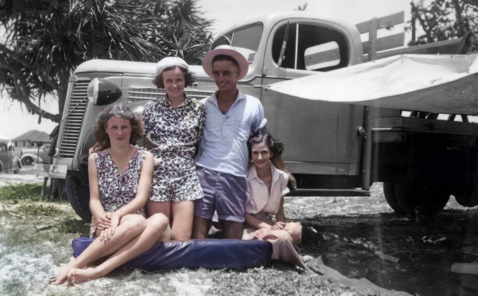 Retro holiday snaps wanted for calendar competition