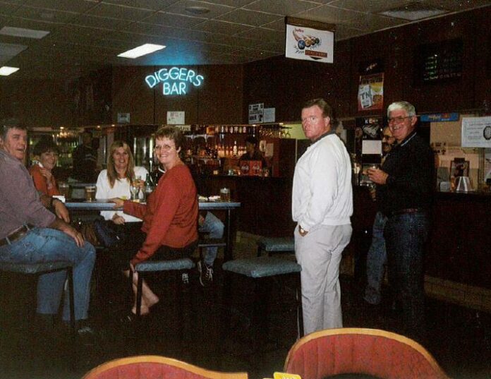 'Everyone knew your name': fond memories as RSL bar closes