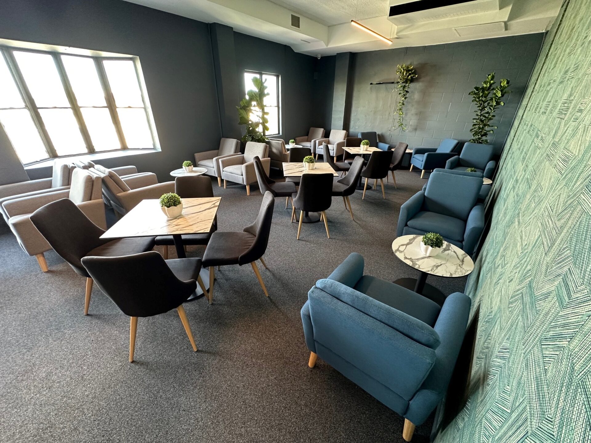 'Cheers': new lounge giving cinemagoers the star treatment