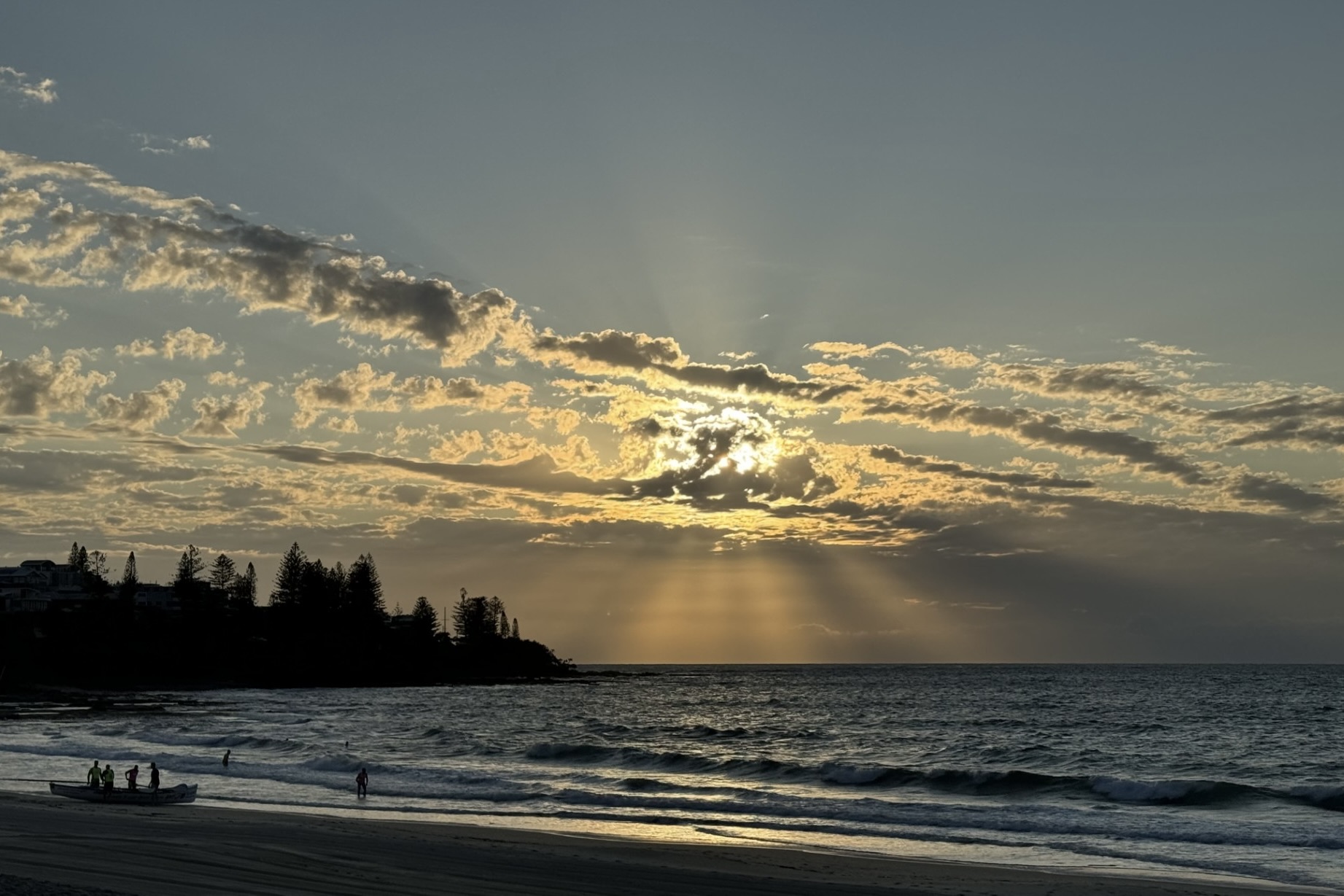 Photo of the day: refracted light