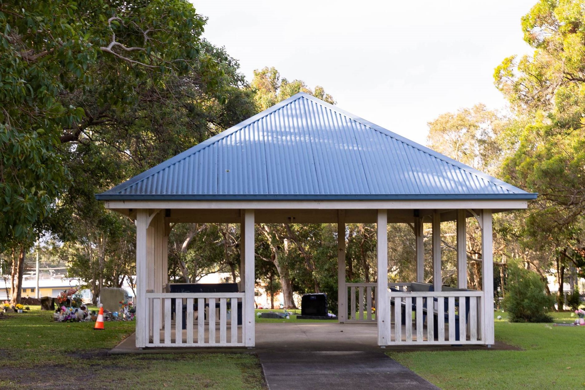 Cemetery that holds former premier closes to new burials