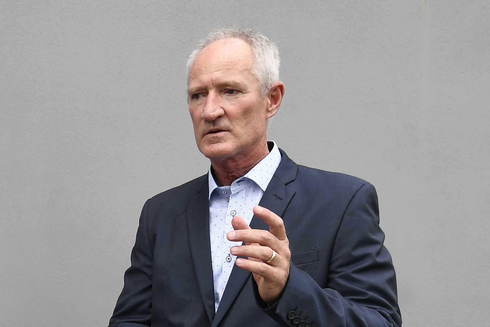 Former MP bids to return as independent