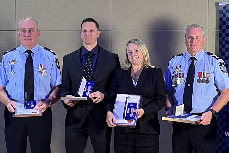 Police officers honoured for bravery after fire