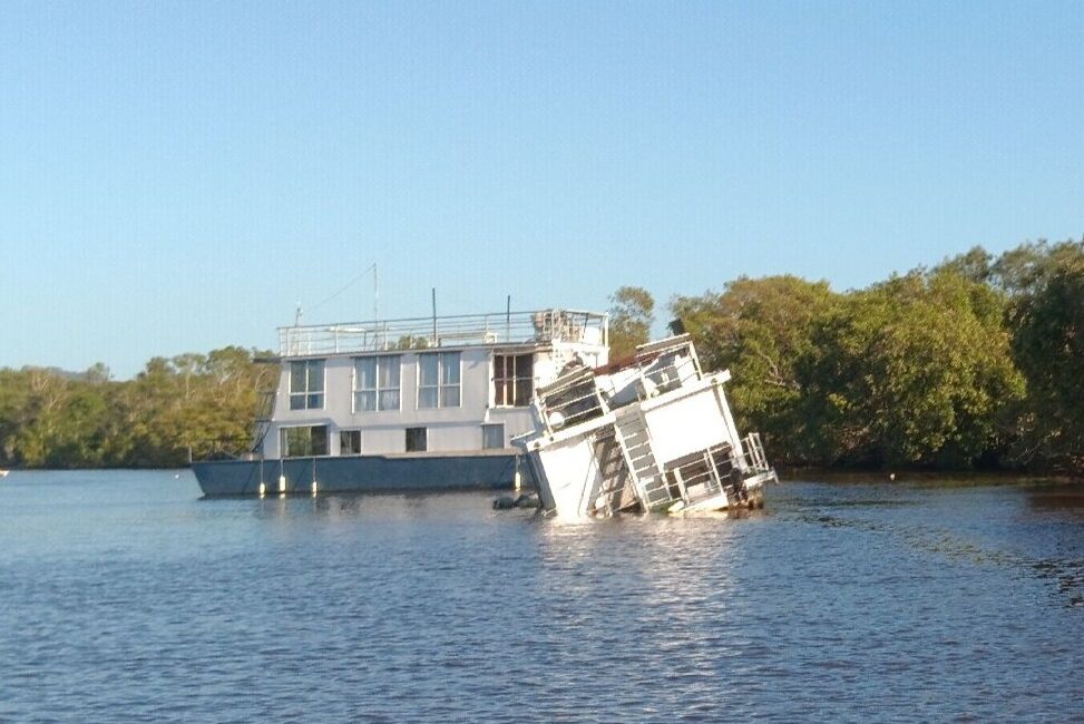 Salvage attempts fail as river claims latest houseboat