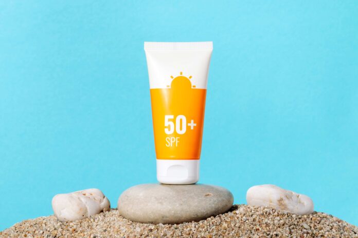 Don’t ditch sunscreen amid SPF label concerns, researcher urges