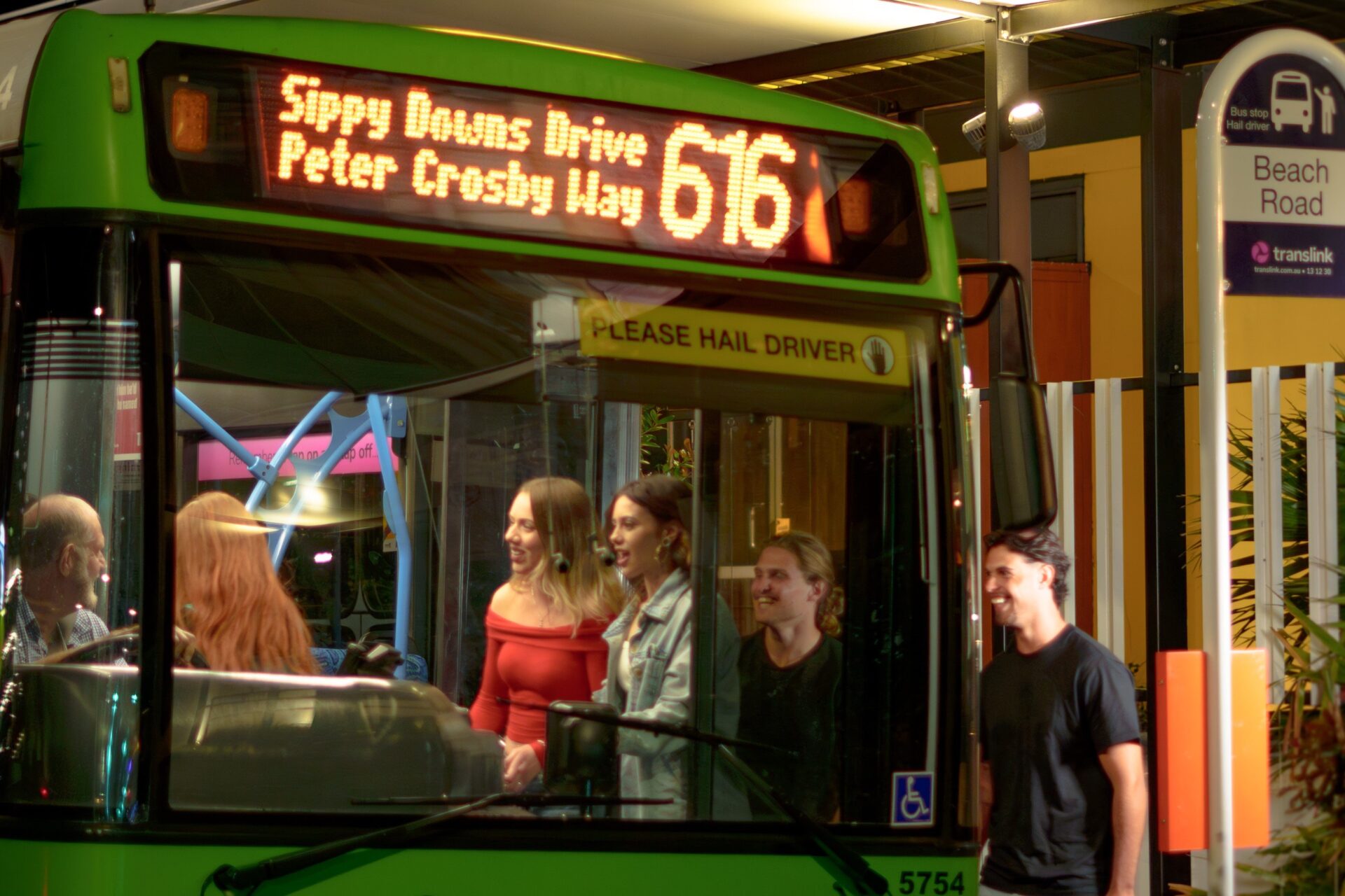 Late-night bus trial bids to boost night spots