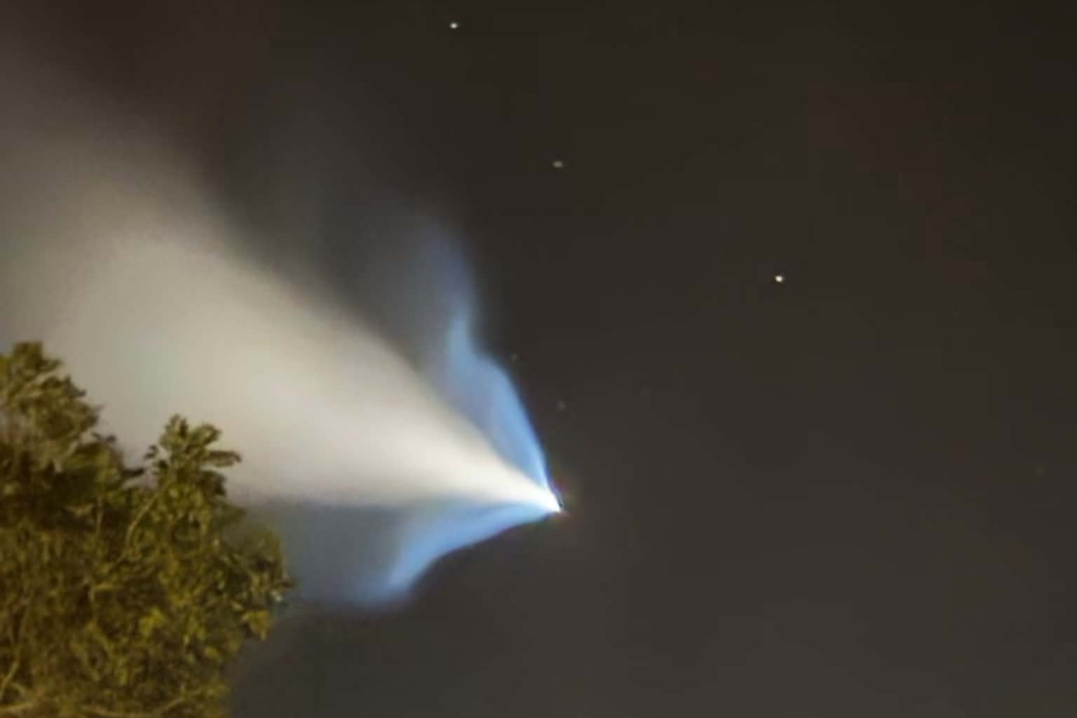 'Very strange': rocket wows onlookers